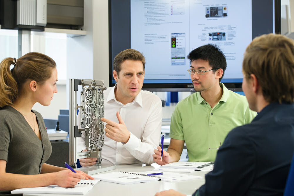 Introduction to ZEISS eLearning and Academic Curriculum - Technical ...